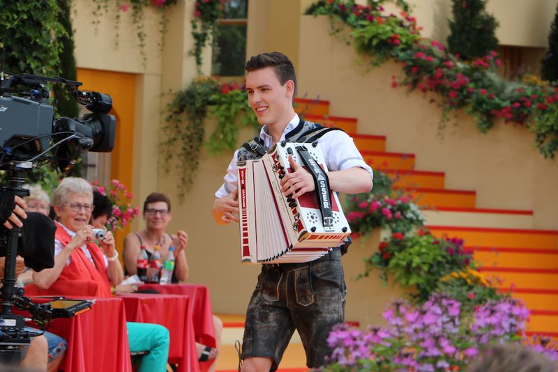 Simon Wild - Musiker und Entertainer mit der Steirischen Harmonika ...