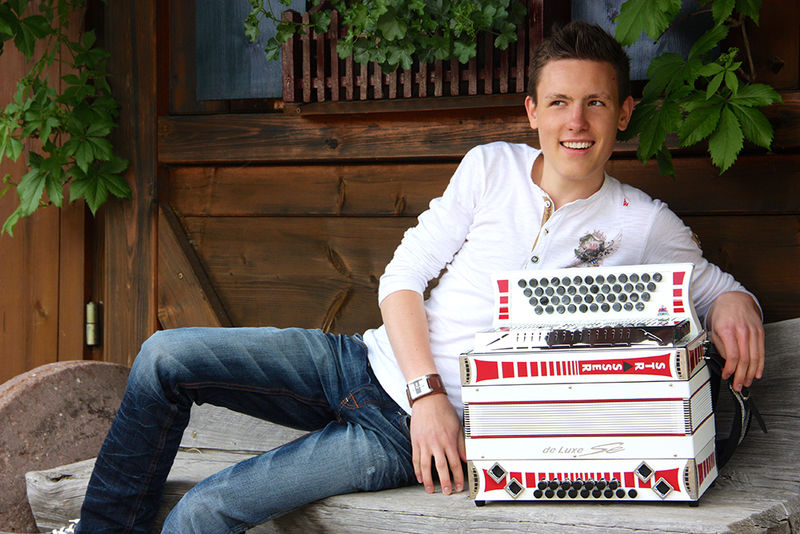 Simon Wild - Musiker und Entertainer mit der Steirischen Harmonika ...